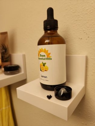Lemon Oil Trick That’s a Game-Changer for Cleaning Bathrooms - Castor ...