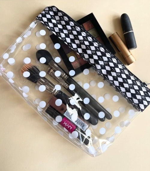 10 Clear Vinyl Makeup Bag DIY - Castor Oil Guide