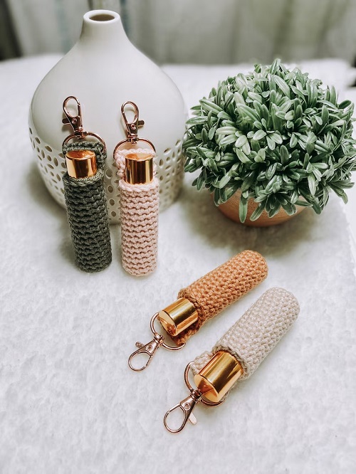 6 DIY Crochet Essential Oil Key Chains - Castor Oil Guide