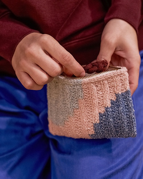 10 DIY Mini Knitted Pouches With Zippers - Castor Oil Guide