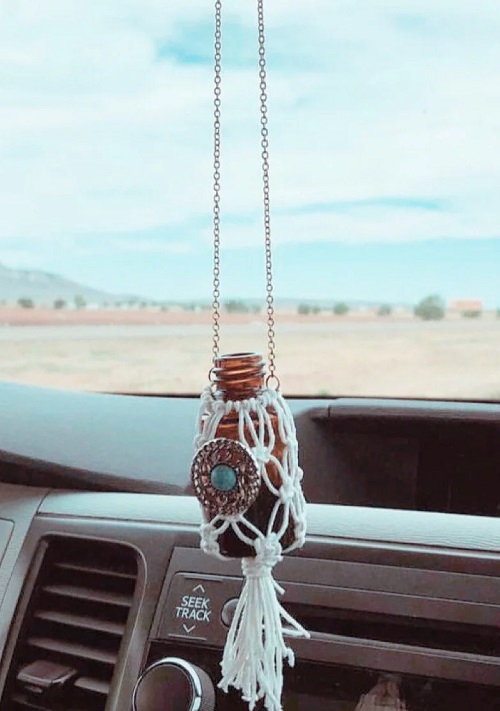 8 Best DIY Macrame Essential Oil Diffuser Holders - Castor Oil Guide