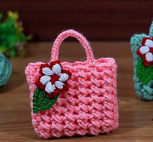 12 Mini Crochet Fashion Bag Free Patterns - Castor Oil Guide